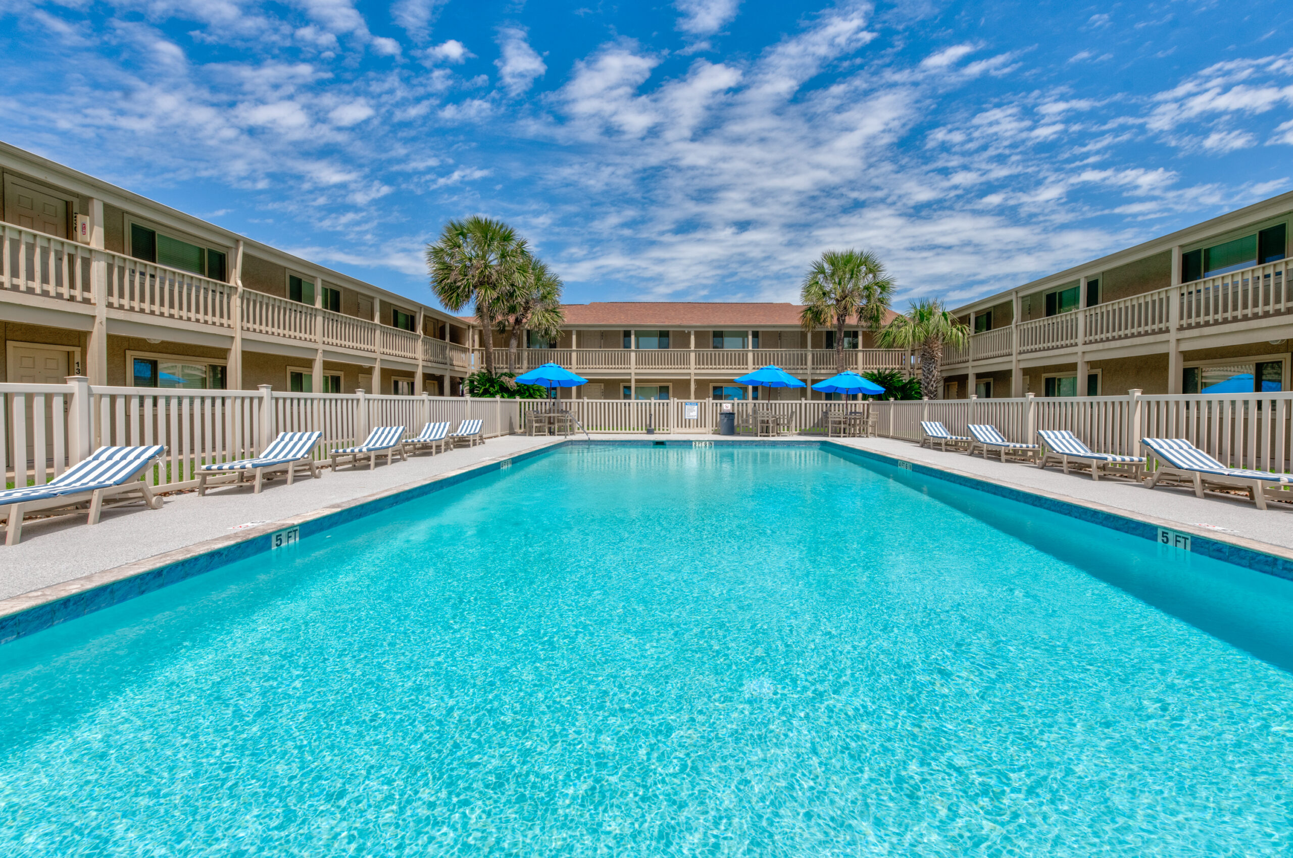 Courtyard Condominiums - ItsMoose.com